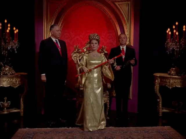 Queen Bess of Belgravia | Batman Wiki | Fandom