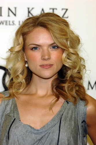 Erin Richards | Batman Wiki | Fandom