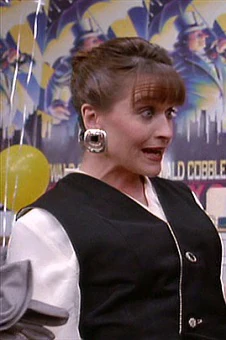 Jen (Burtonverse) | Batman Wiki | Fandom