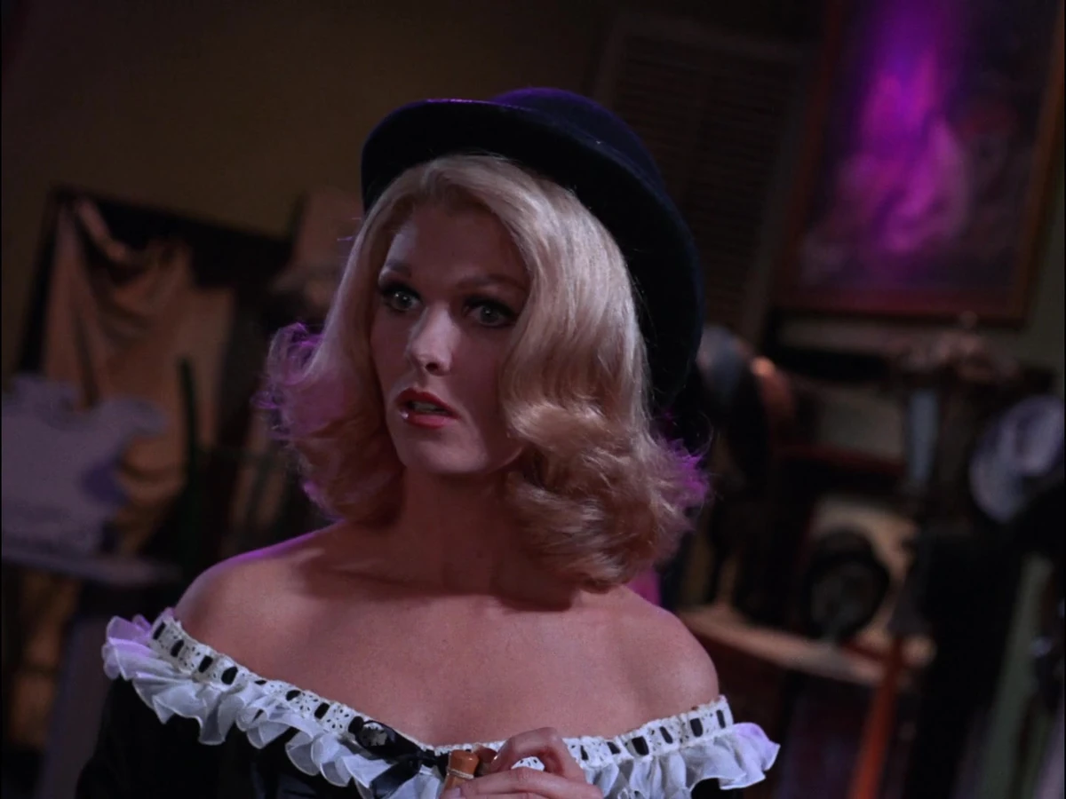 Polly | Batman Wiki | Fandom