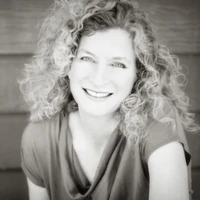 Lisa Bloom | Batman:The Animated Series Wiki | Fandom