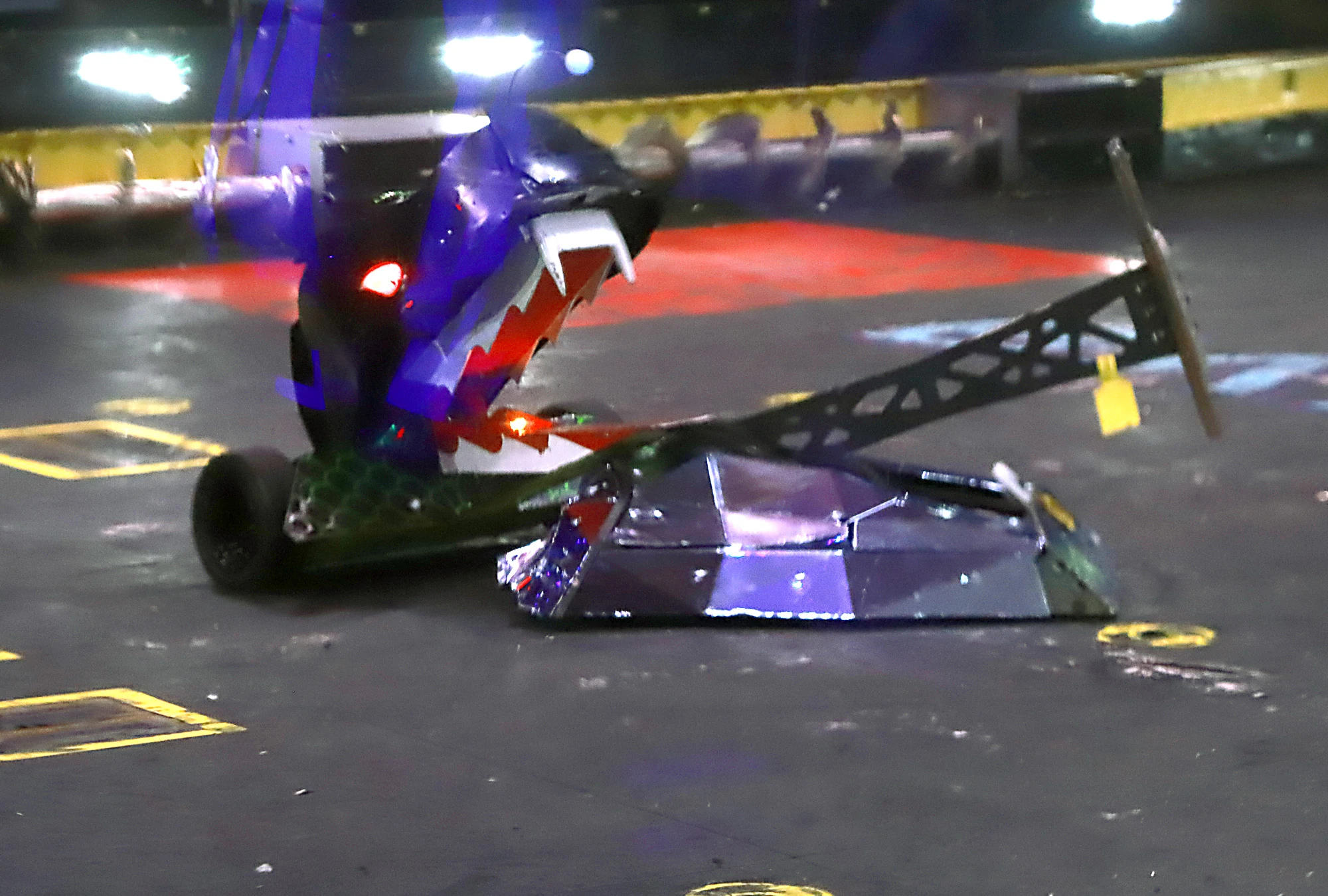 Battlebots shatter - hunanax