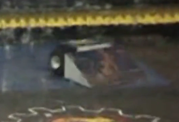 Compound Fracture | BattleBots Wiki | Fandom