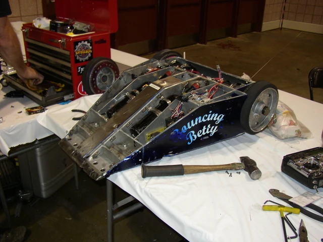 Bouncing Betty | BattleBots Wiki | Fandom
