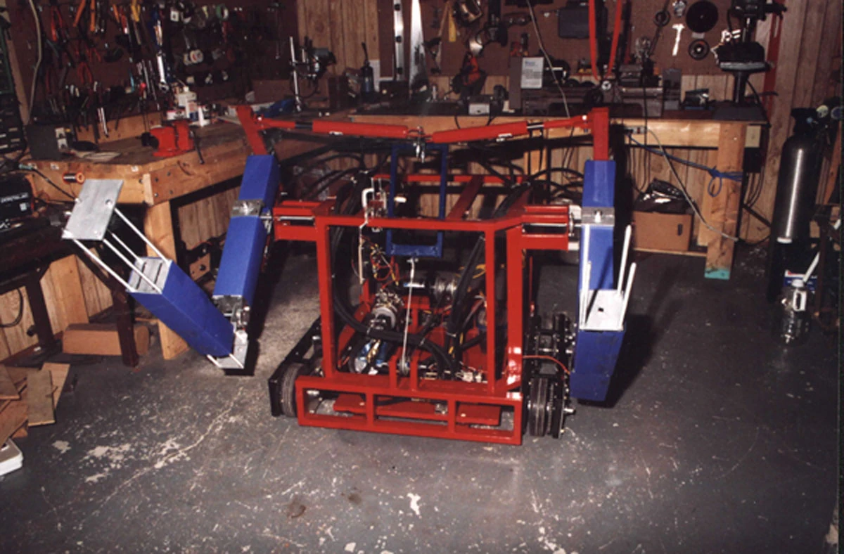 Jay | BattleBots Wiki | Fandom