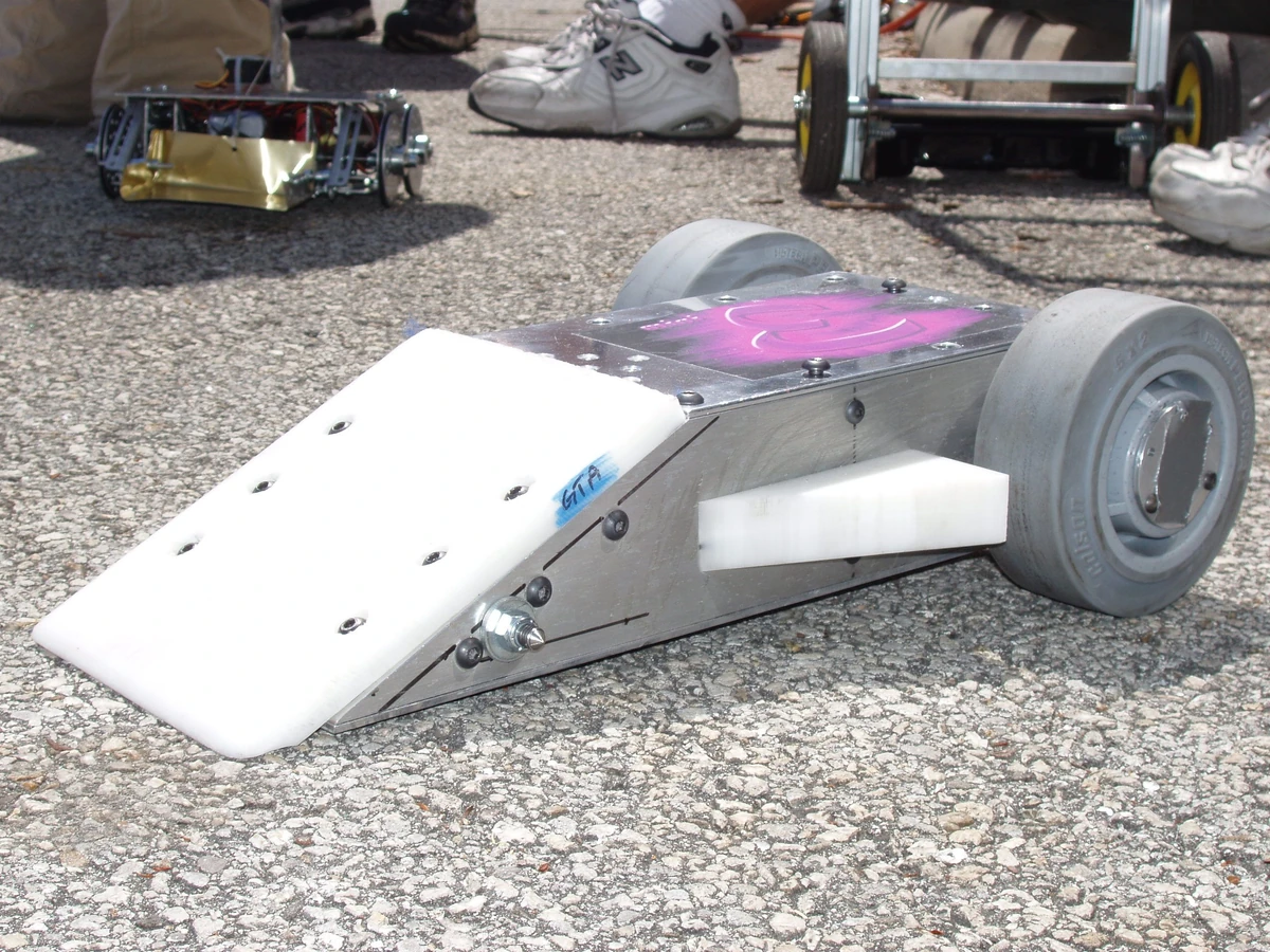 Mini E | BattleBots Wiki | Fandom