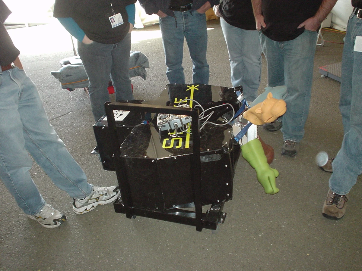 Category:Robots armed with Spinning Bludgeons | BattleBots Wiki | Fandom