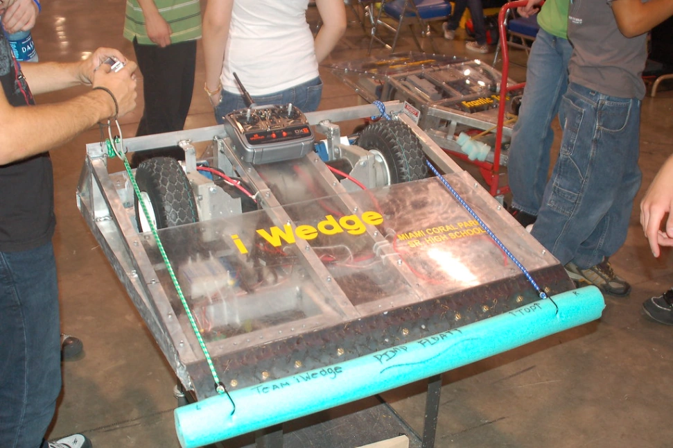 iWedge | BattleBots Wiki | Fandom
