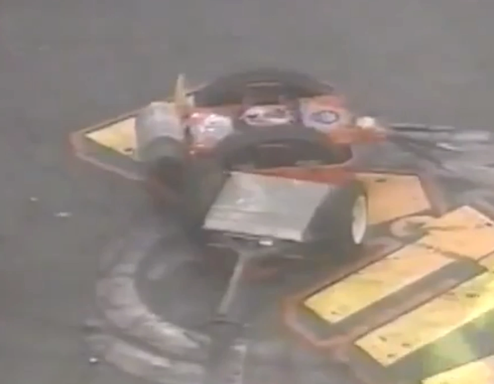 Sit and Spin | BattleBots Wiki | Fandom