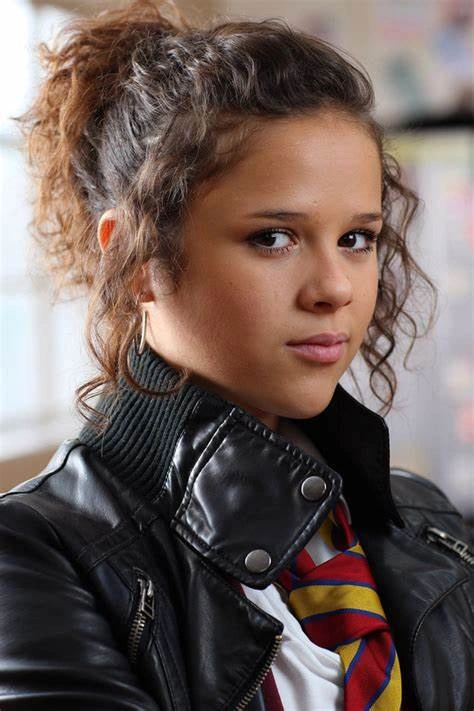 Lauren Andrews | BBC Waterloo Road Wiki | Fandom