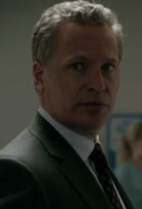 Robert Reynold | Wiki Beauty And The Beast | Fandom