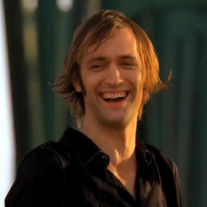 Chandler Riggs And His Girlfriend Rachel Kissing