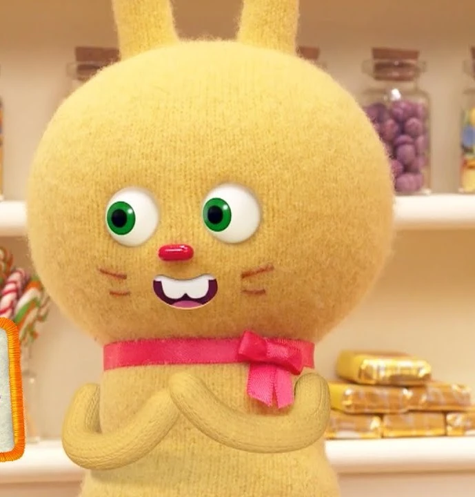 Lola | Becca's Bunch Wiki | Fandom