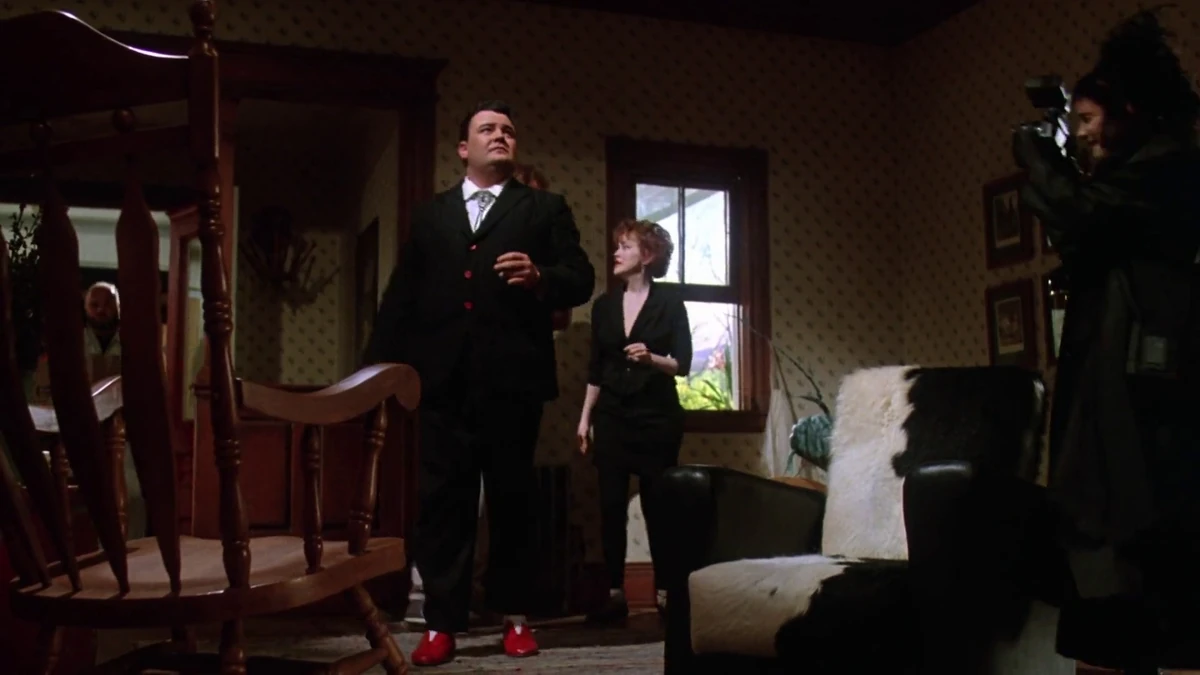 Beetlejuice (movie) Chapter 06: "Enter the Deetzes." | Beetlejuice Wiki ...