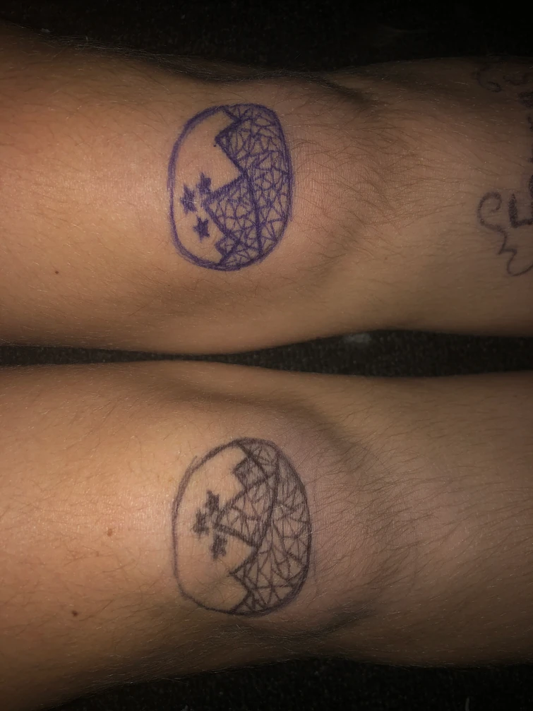 I was bored so I decided to recreate Rhys’s tattoo on my knee | Fandom