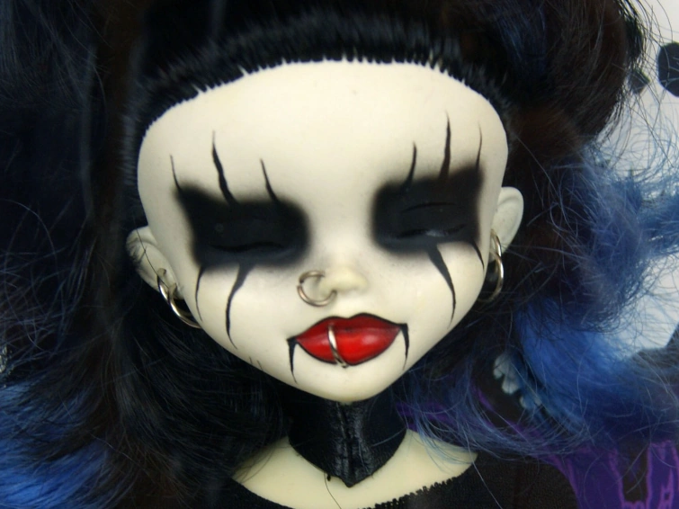 Sinstress | Bleeding Edge Goths Wiki | Fandom