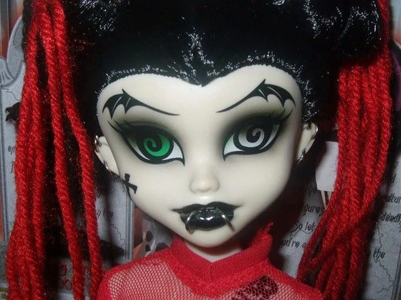 Hypnotica Gaze | Bleeding Edge Goths Wiki | Fandom