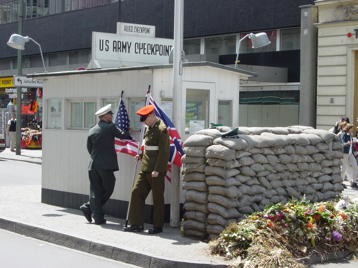 Checkpoint Charlie | Berlijn wiki | Fandom