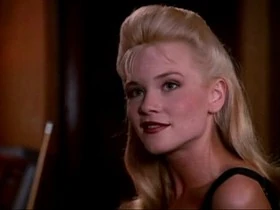 サンディ・ルイーズ・ホーリング | Beverly Hills 90210 Wiki | Fandom