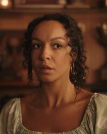 Becky Hayden | Beyond Paradise Wiki | Fandom