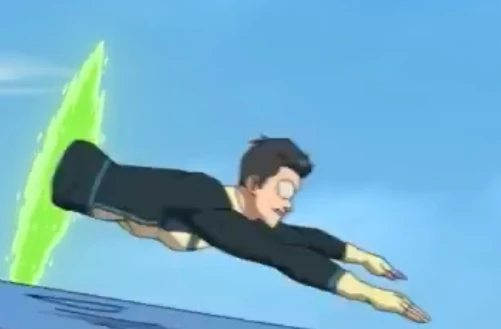 Am I only one who Noticed CW Invincible flying out of the portal of ...