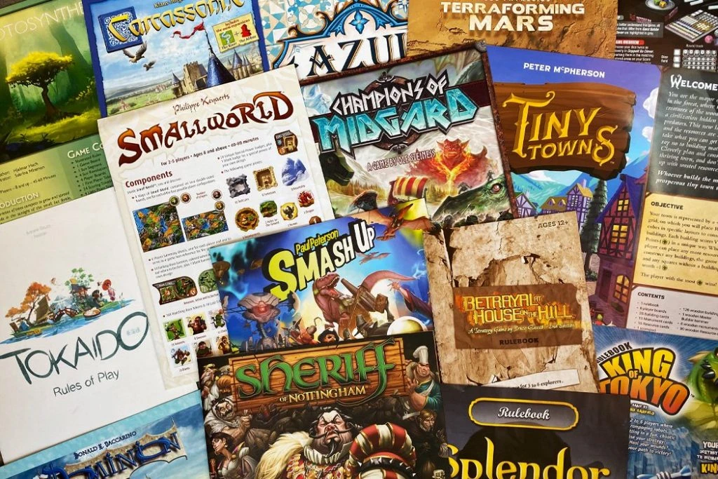 Ultimate Werewolf/Roles | Board Games Wiki | Fandom