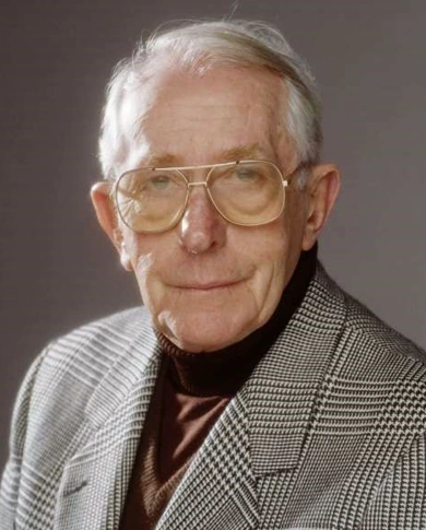 Lewis Gilbert | Bond Wiki | Fandom