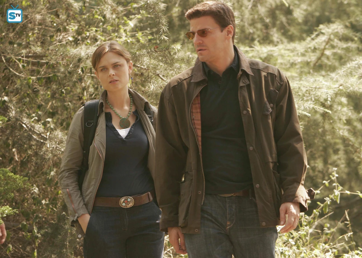 Dans la peau de l'ours | Wiki Bones | Fandom