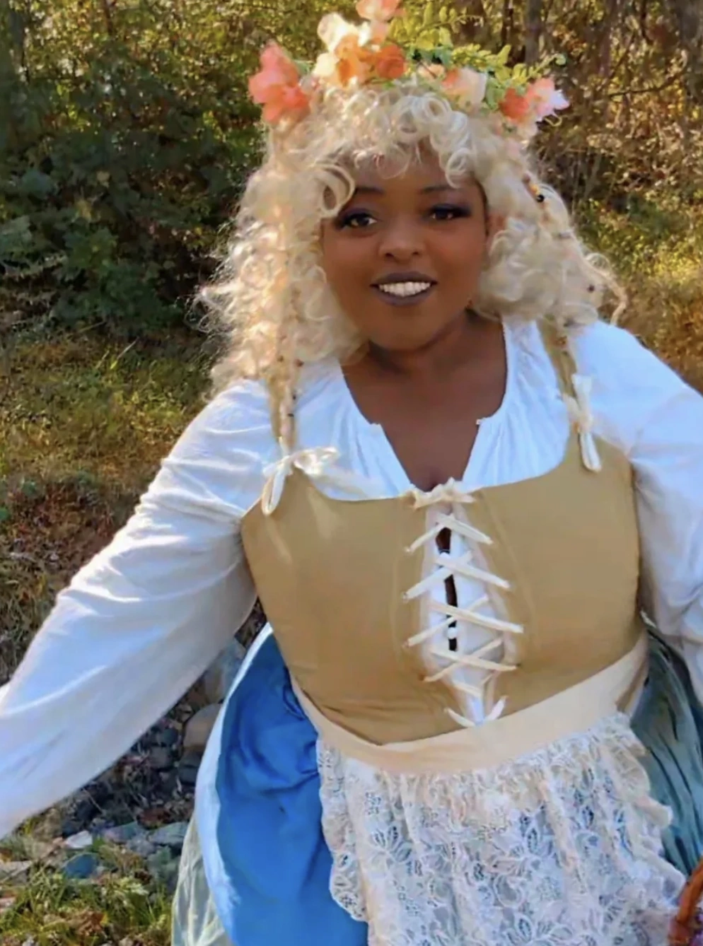 Velvet Honeyfoot | Book of the Fae Wiki | Fandom