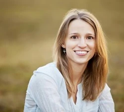 Susan Dennard | Book Club Wiki | Fandom