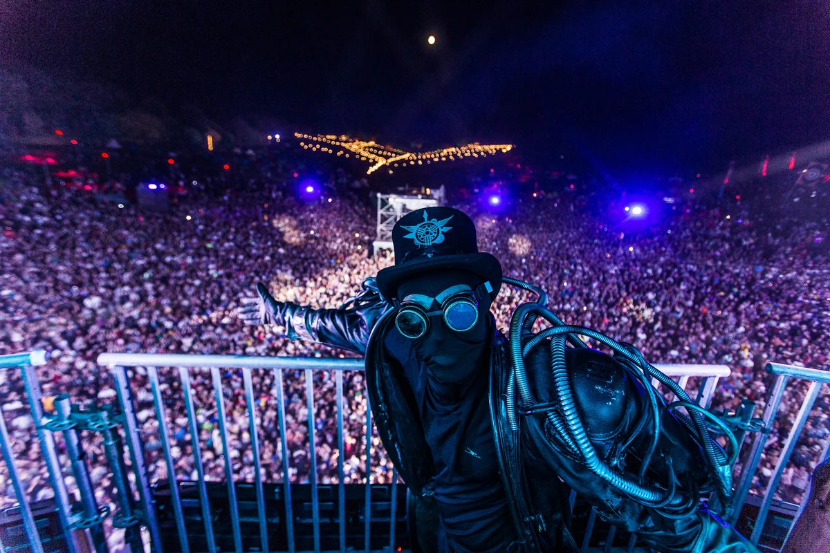 The Mysterious Masked Man | BoomtownStoryline Wiki | Fandom