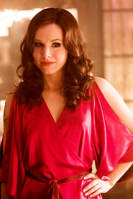Nikki (Burlesque) | Branson Universe Wiki | Fandom