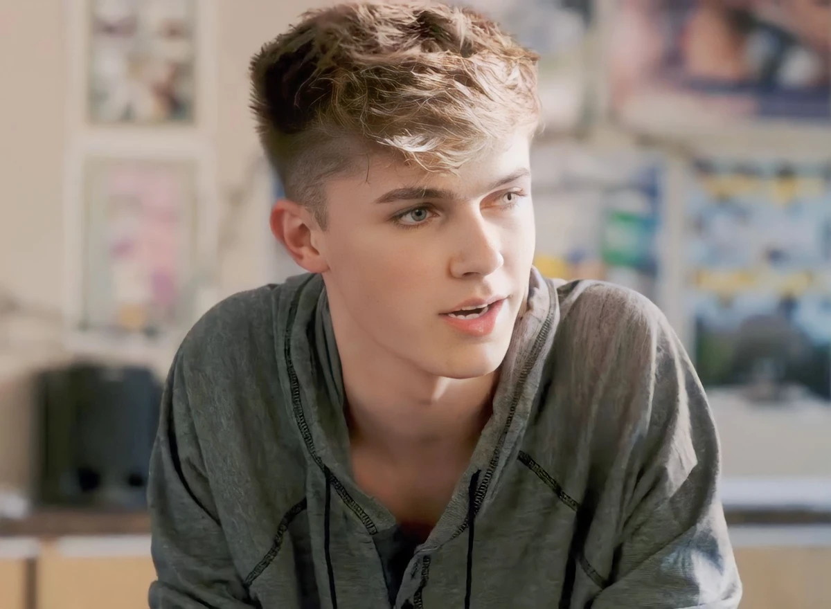 Miles | Brat Wiki | Fandom