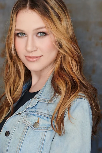 Tatum Moore | Brat Wiki | Fandom