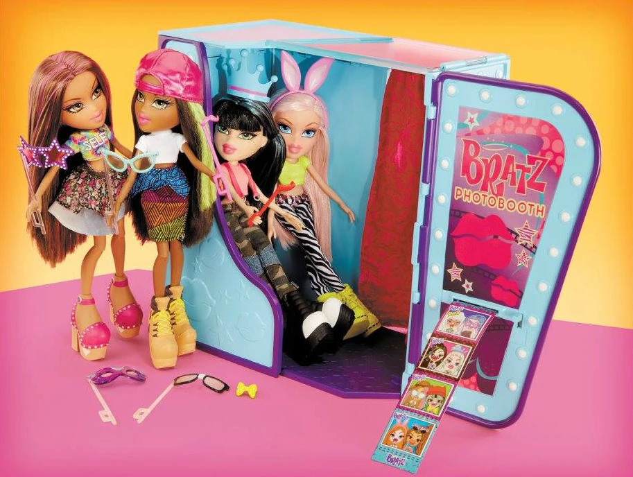 bratz selfie snaps coloring pages