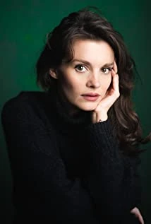 Emily Barber | Bridgerton Wiki | Fandom