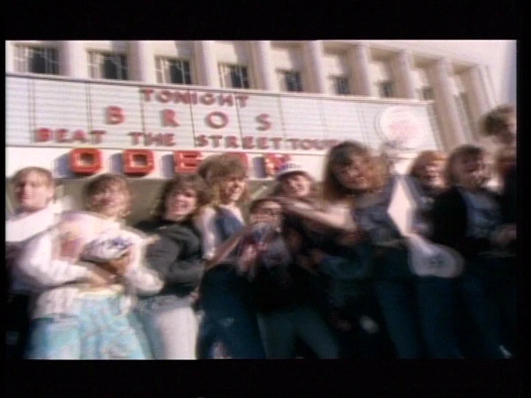 Tours | Bros Wiki | Fandom