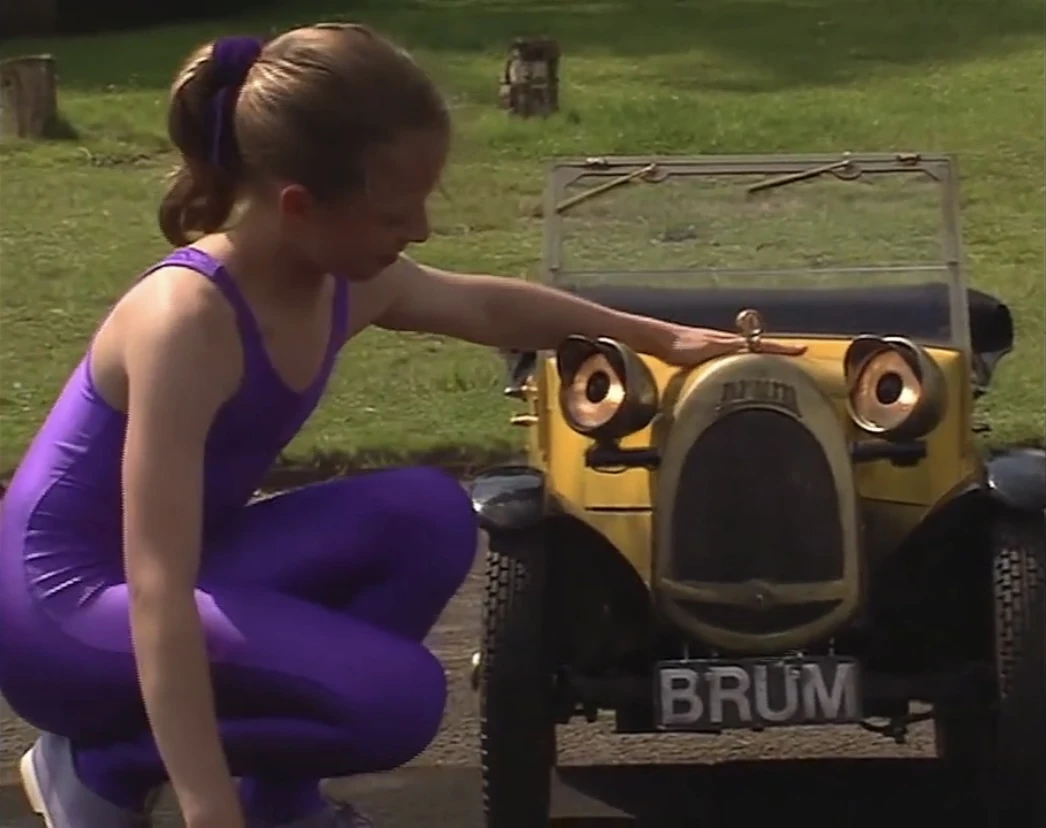 Brum and the Stilt Walker | Brum Wiki | Fandom