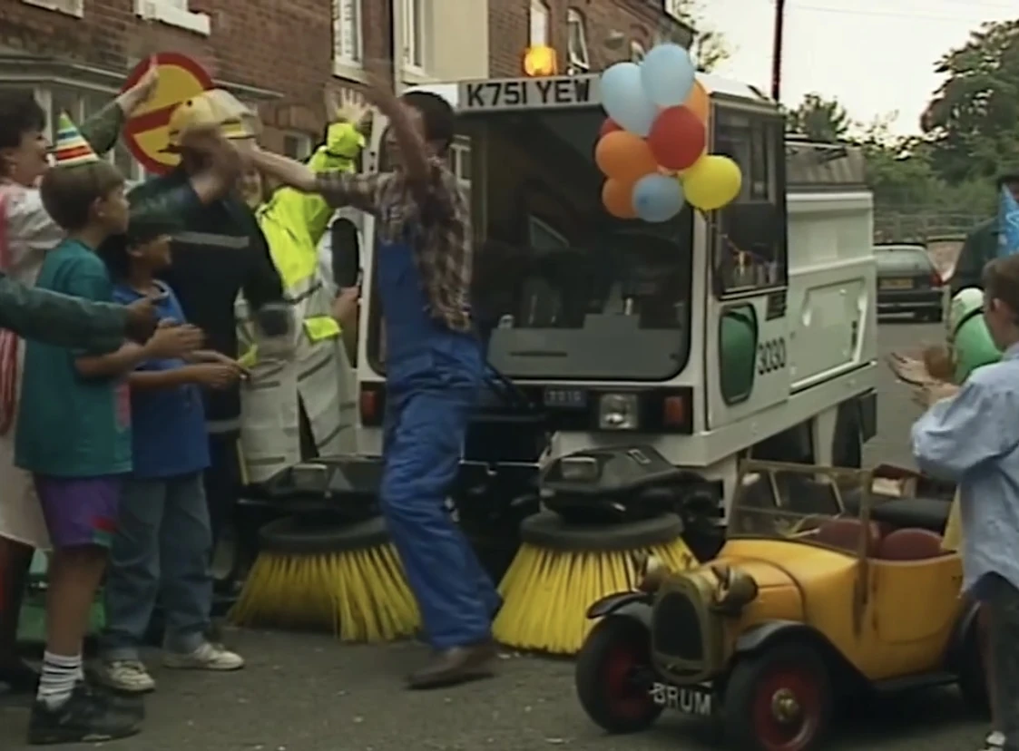 Brum and the Surprise Party | Brum Wiki | Fandom