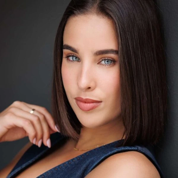 Isabella Roberts | Back to the Future The Musical Wiki | Fandom