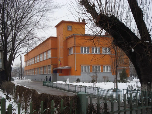 Şcoala cu clasele I-VIII nr. 100 | Bucureşti Wiki | Fandom