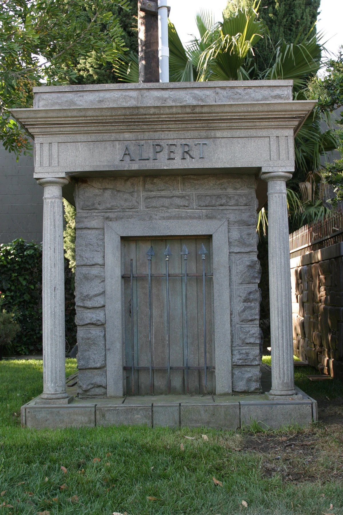 Alpert mausoleum | Buffyverse Wiki | Fandom