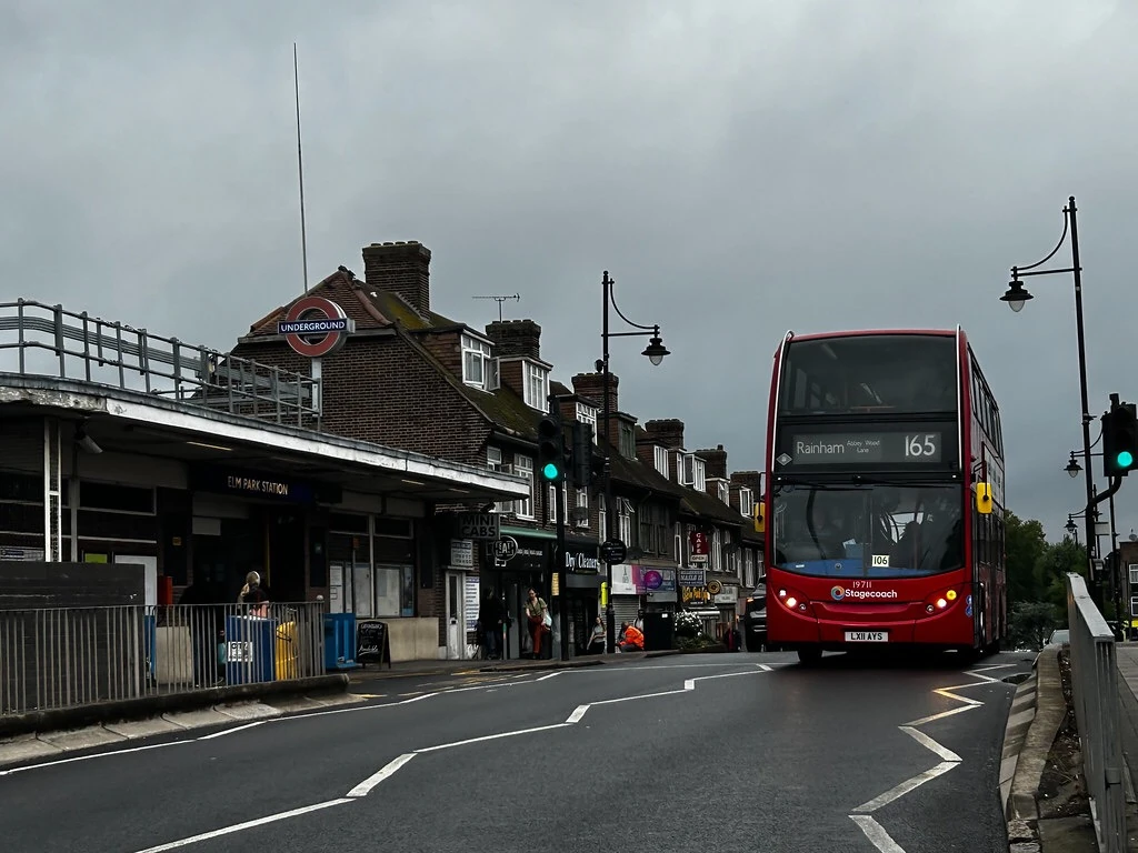 Elm Park | Bus Routes in London Wiki | Fandom