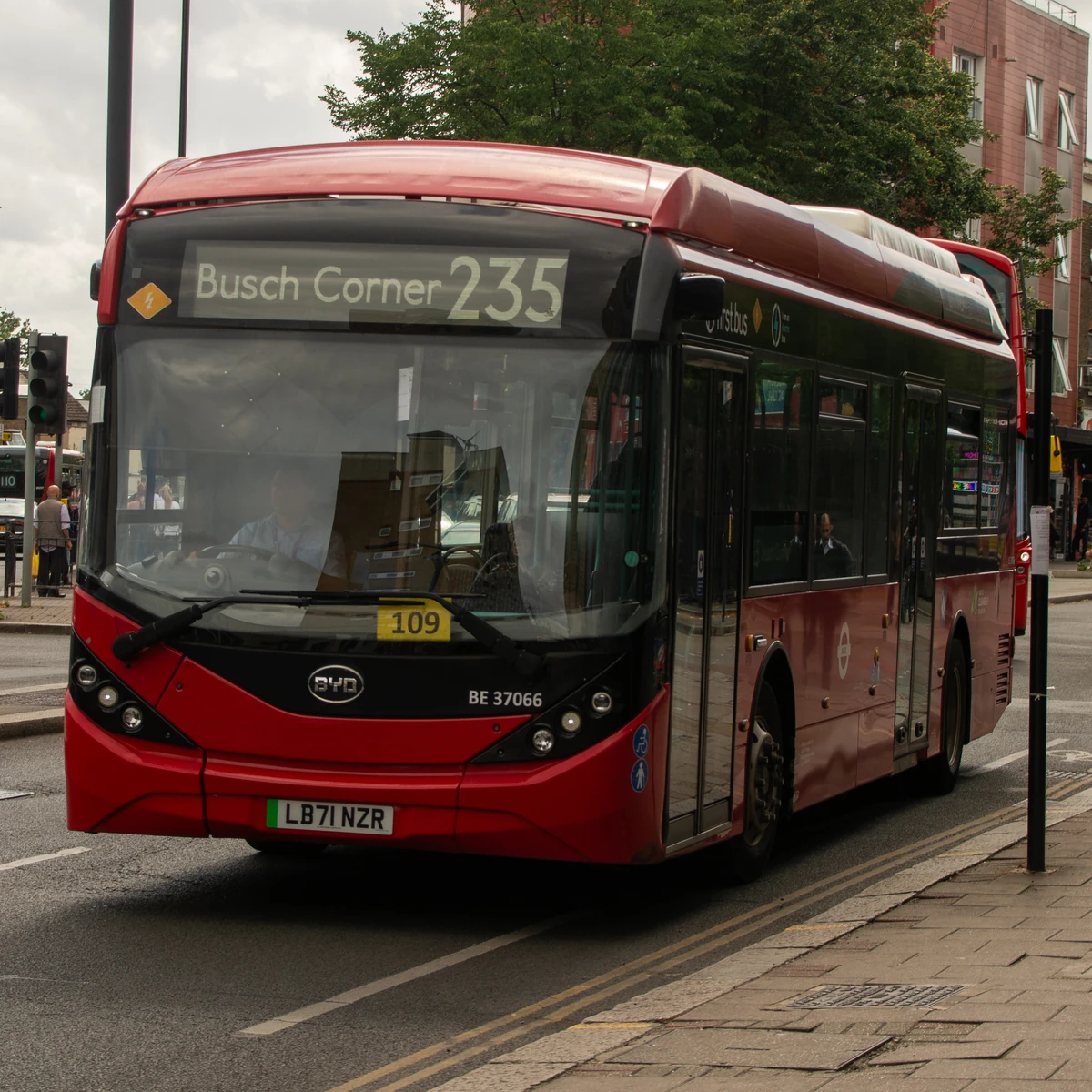 London Buses route 235 (1996-present) | Bus Routes in London Wiki | Fandom