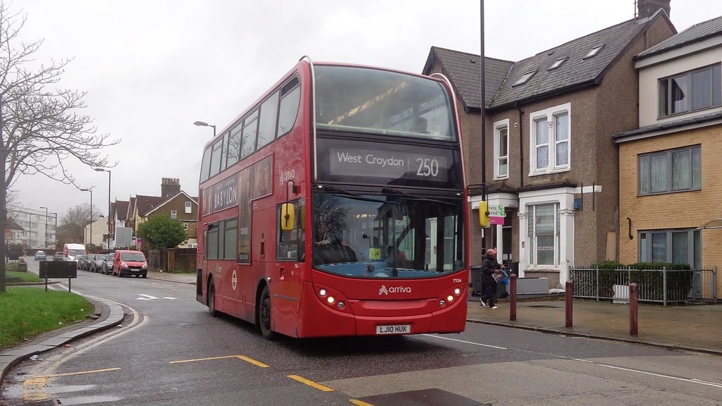 London Buses route 250 | Bus Routes in London Wiki | Fandom