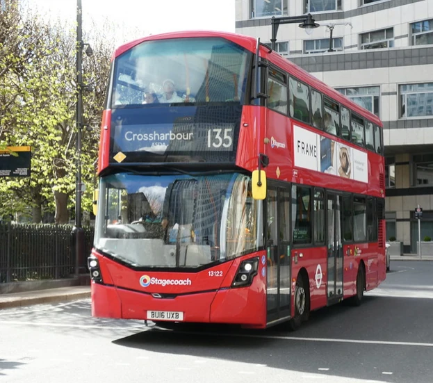 London Buses route 135 (2008-present) | Bus Routes in London Wiki | Fandom