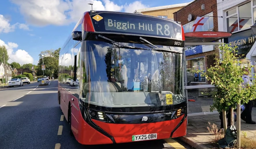 London Buses route R8 (2004-present) | Bus Routes in London Wiki | Fandom