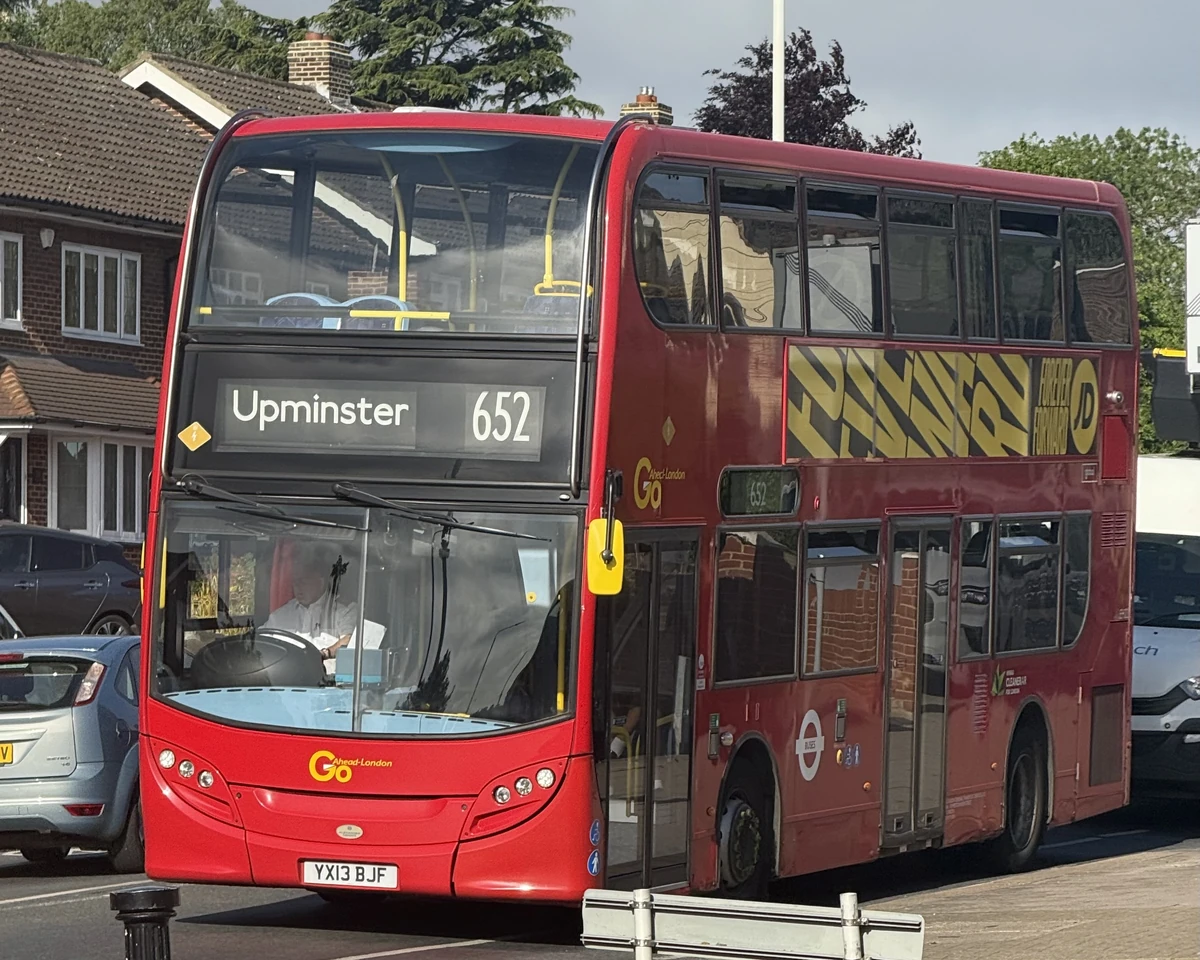 London Buses route 652 | Bus Routes in London Wiki | Fandom