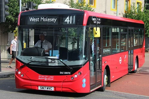 London Buses Route 411 | Bus Routes in London Wiki | Fandom