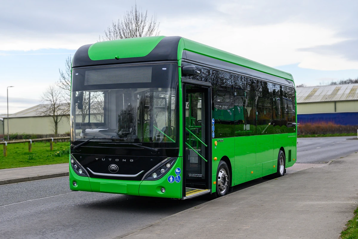 Yutong E9L | Bus Routes in London Wiki | Fandom